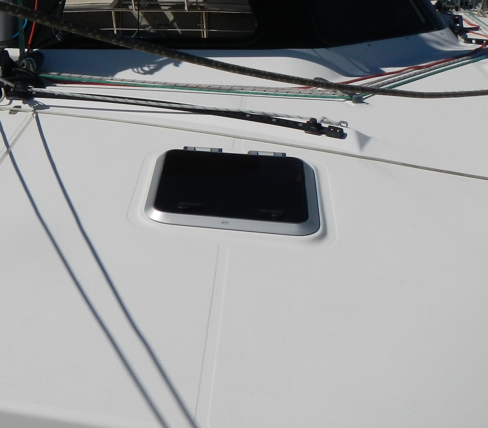 Gebo Hatch Rebedding and Resealing on a Seawind 1160 - Strikhedonia